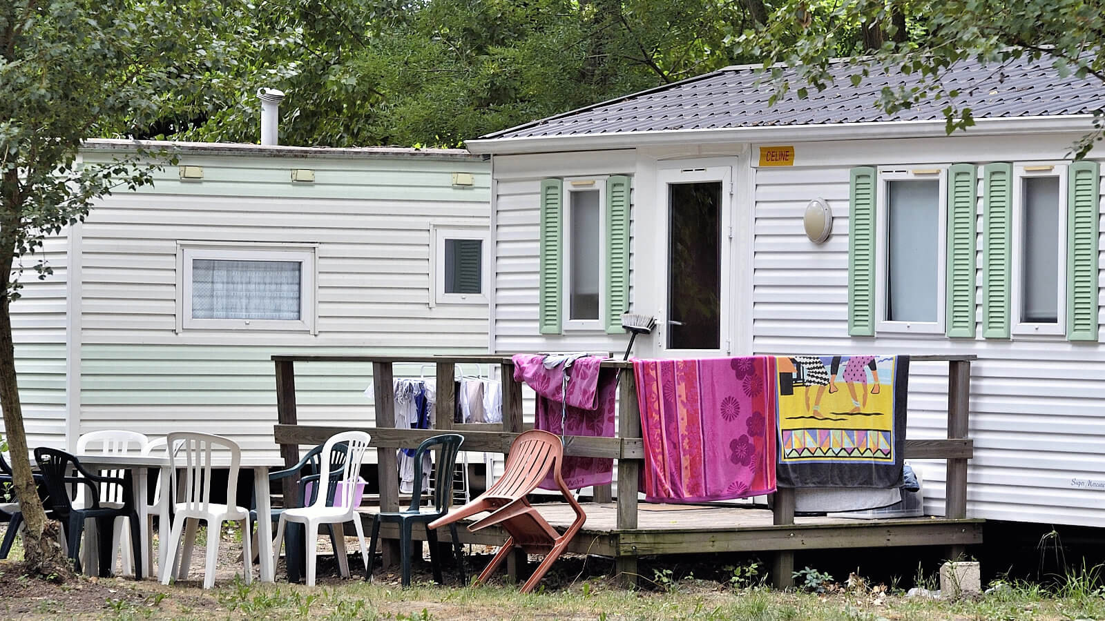 How Rent-to-Own Mobile Homes Work (And How to Avoid Scams)